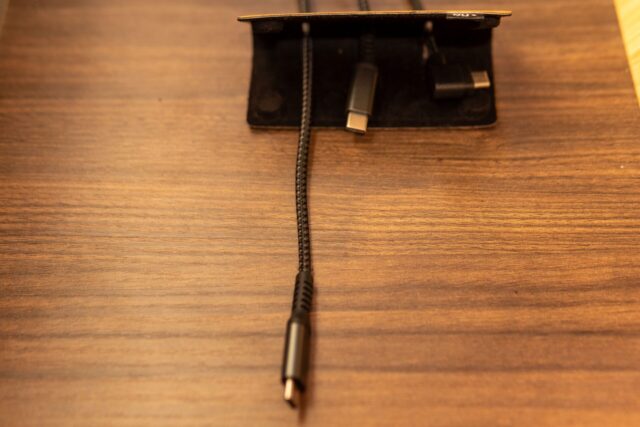 天然木を素材にしたオシャレ製品！NuAns FOLDKEEPER、NuAns TAGPLATEレビュー | ガジェットフロント