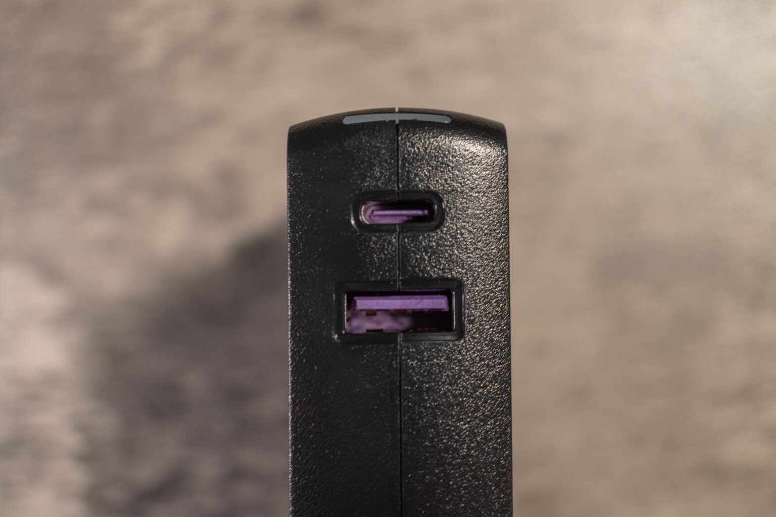 【SMARTCOBY Pro PLUG レビュー】充電器とモバイルバッテリーを兼用できる便利アイテム | ガジェフロ