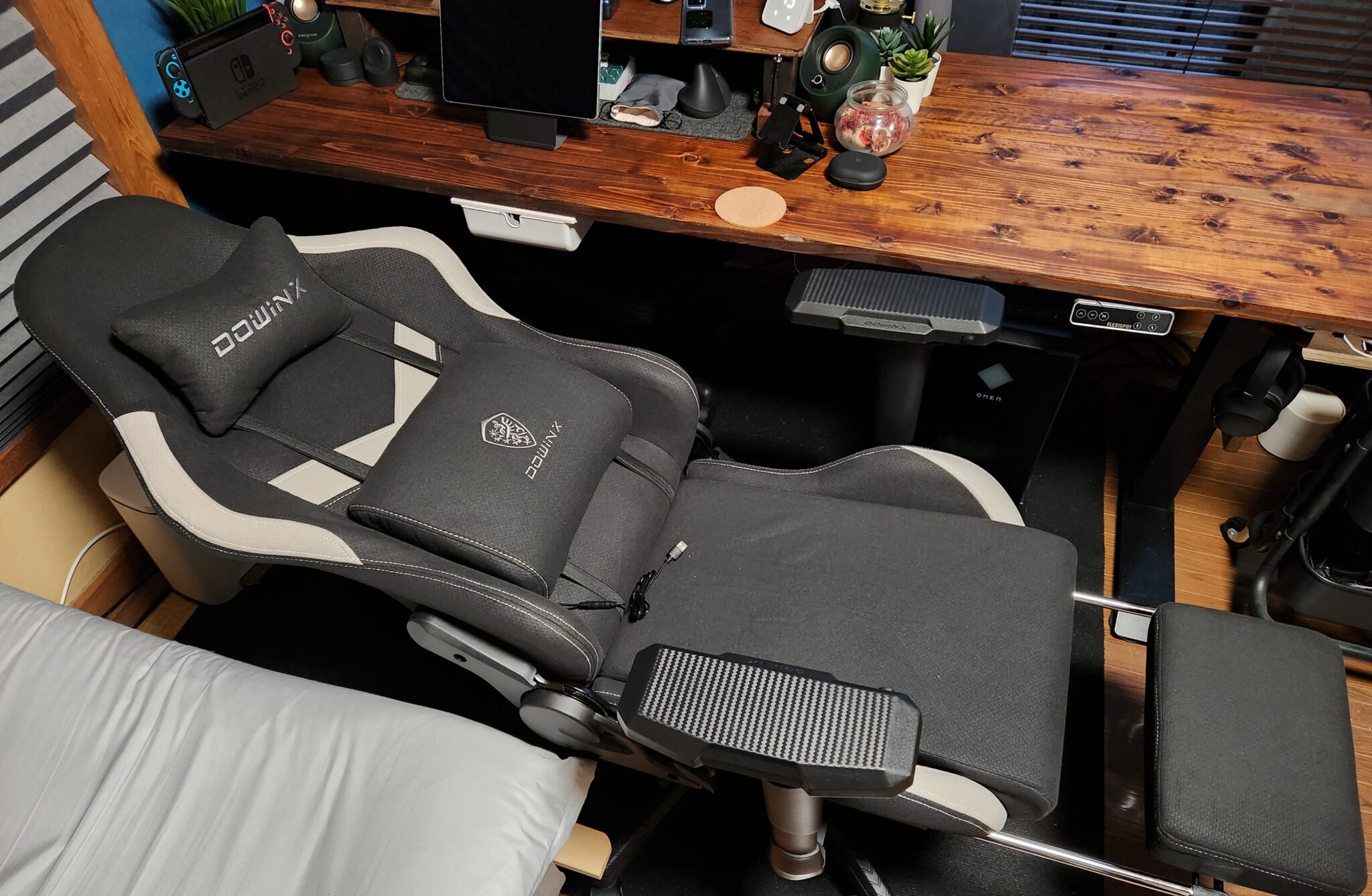 【Dowinx LS-6668-4D レビュー】ソファーのような座り心地とコスパの高さが最高なゲーミングチェア | ガジェフロ