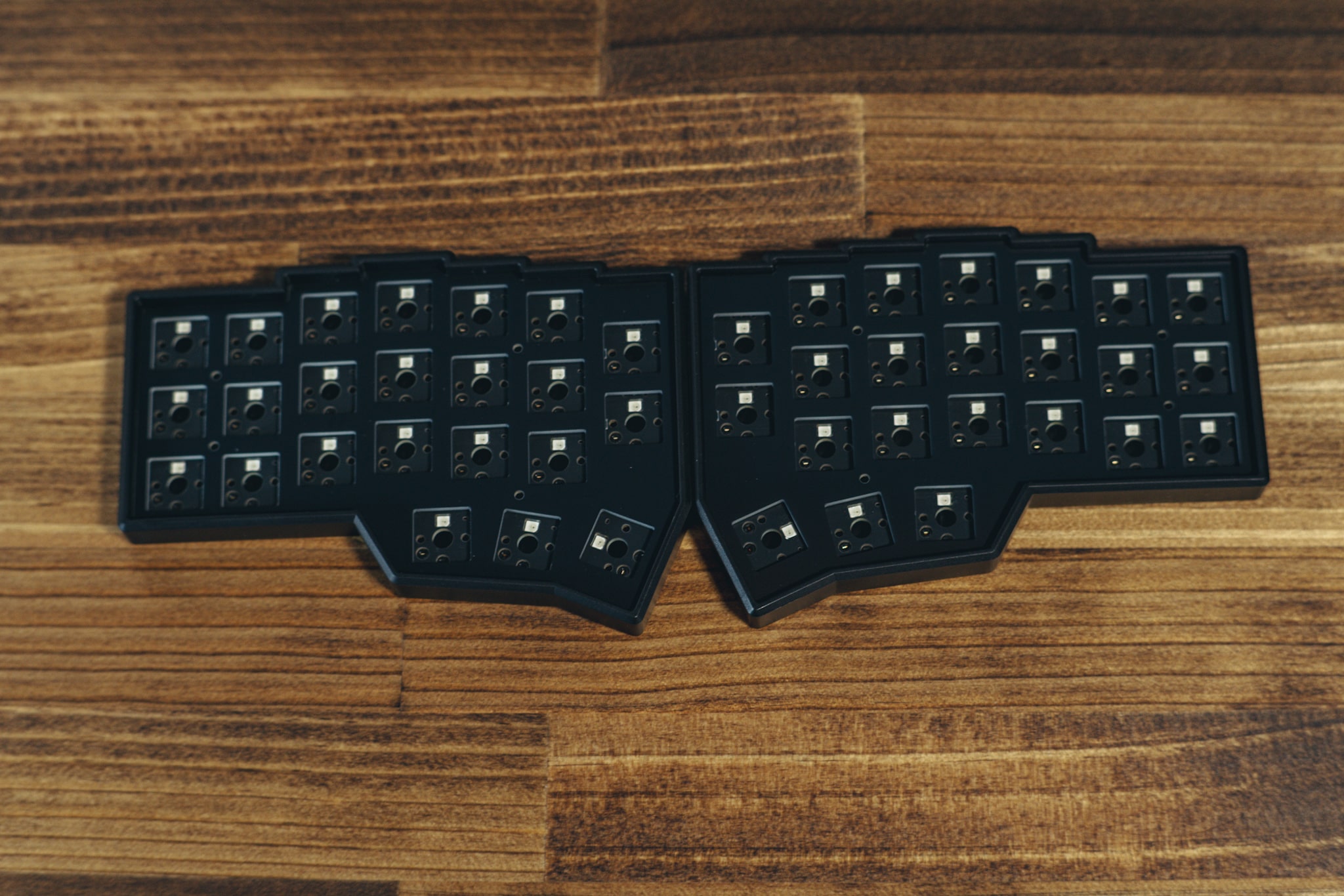 Corne V4 Chocolateを使ってみた！簡単に作れる自作キーボード | ガジェットフロント