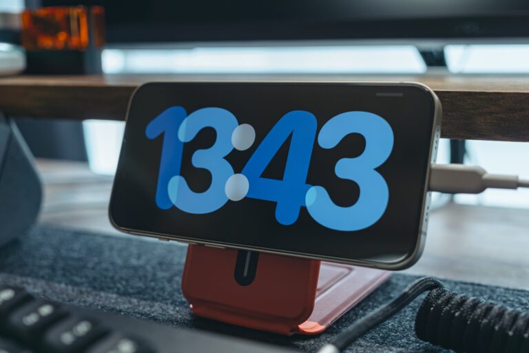 スマホの使い勝手が変わる！「MOFT JSF 8-in-1多機能スタンド」をレビュー | ガジェフロ