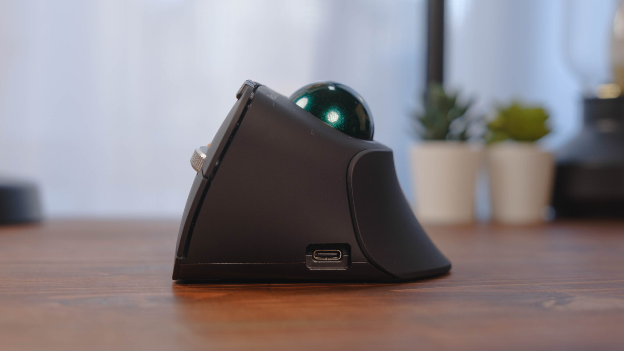 手の負担が無さすぎるトラックボールマウス「ProtoArc EM05 NL」を使った感想 | ガジェットフロント